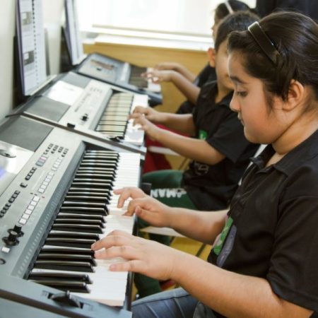 Keyboard Classes and Lessons Dubai | Keyboard Tutors